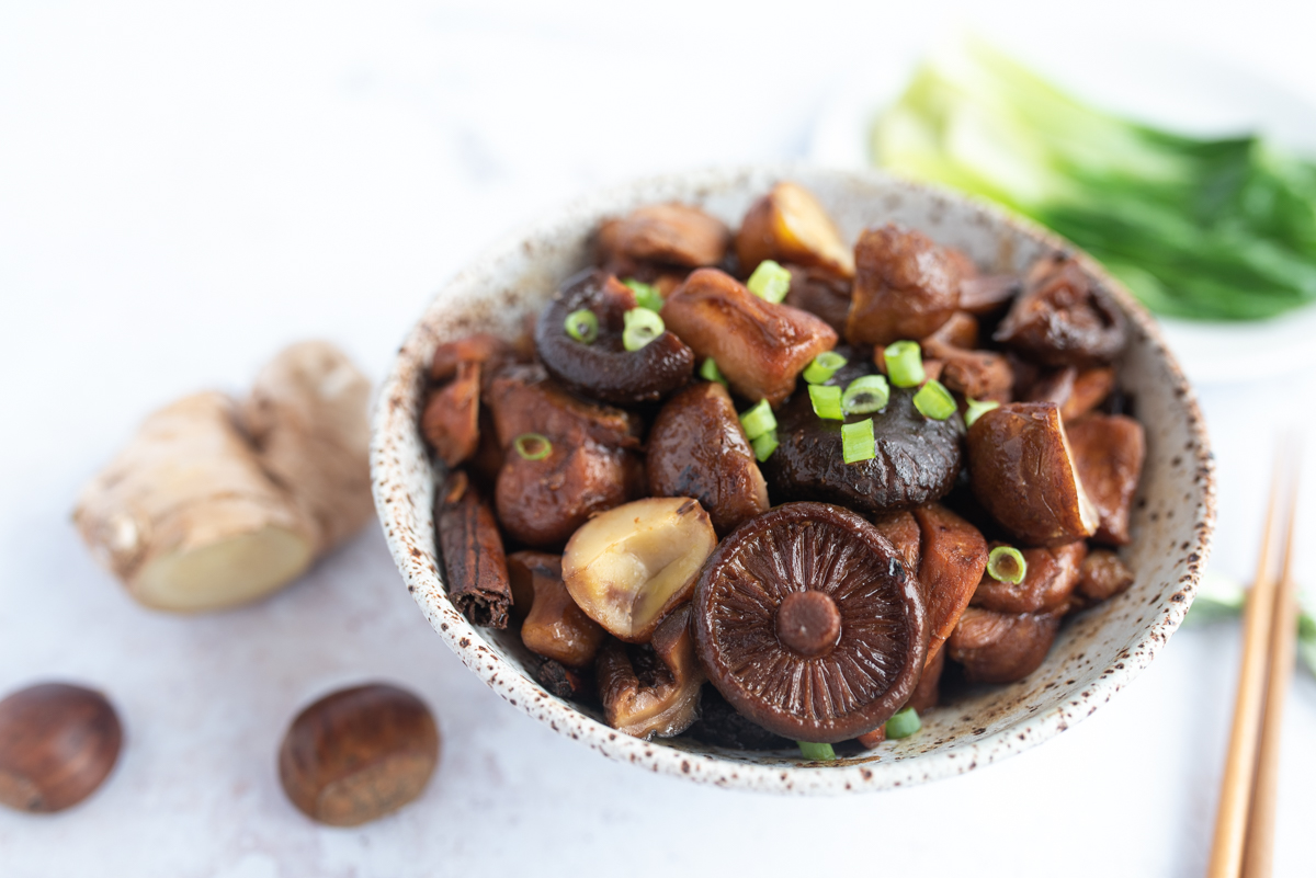 Braised chicken with chestnuts